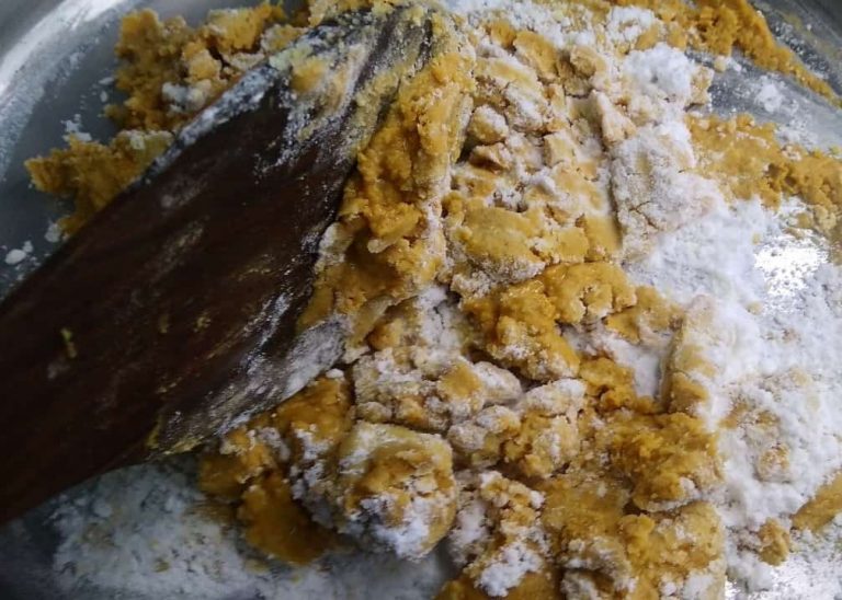 Besan Ladoo Recipe | Besan Ke Laddu | How to make Besan Ladoo