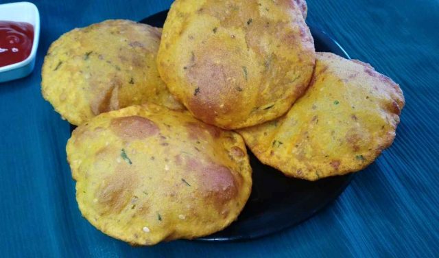 Aloo Puri Recipe | Aloo Ki Poori | How to make Aloo Puri