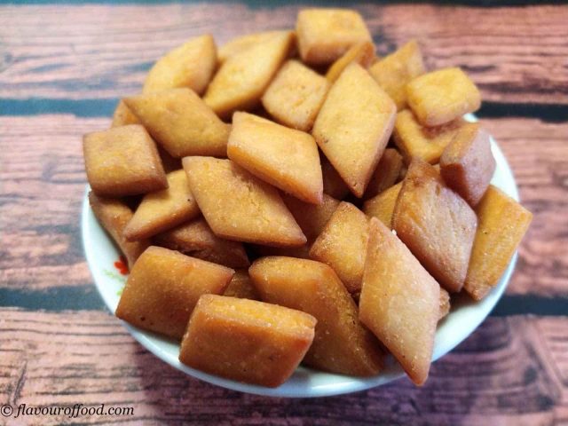 Shankarpali Recipe | Shakarpara Recipe | Shakkarpara